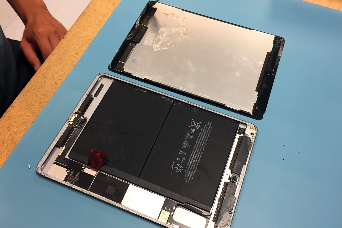 iPad Air 2 LCD Removal and Replacement: How To Do It Yourself